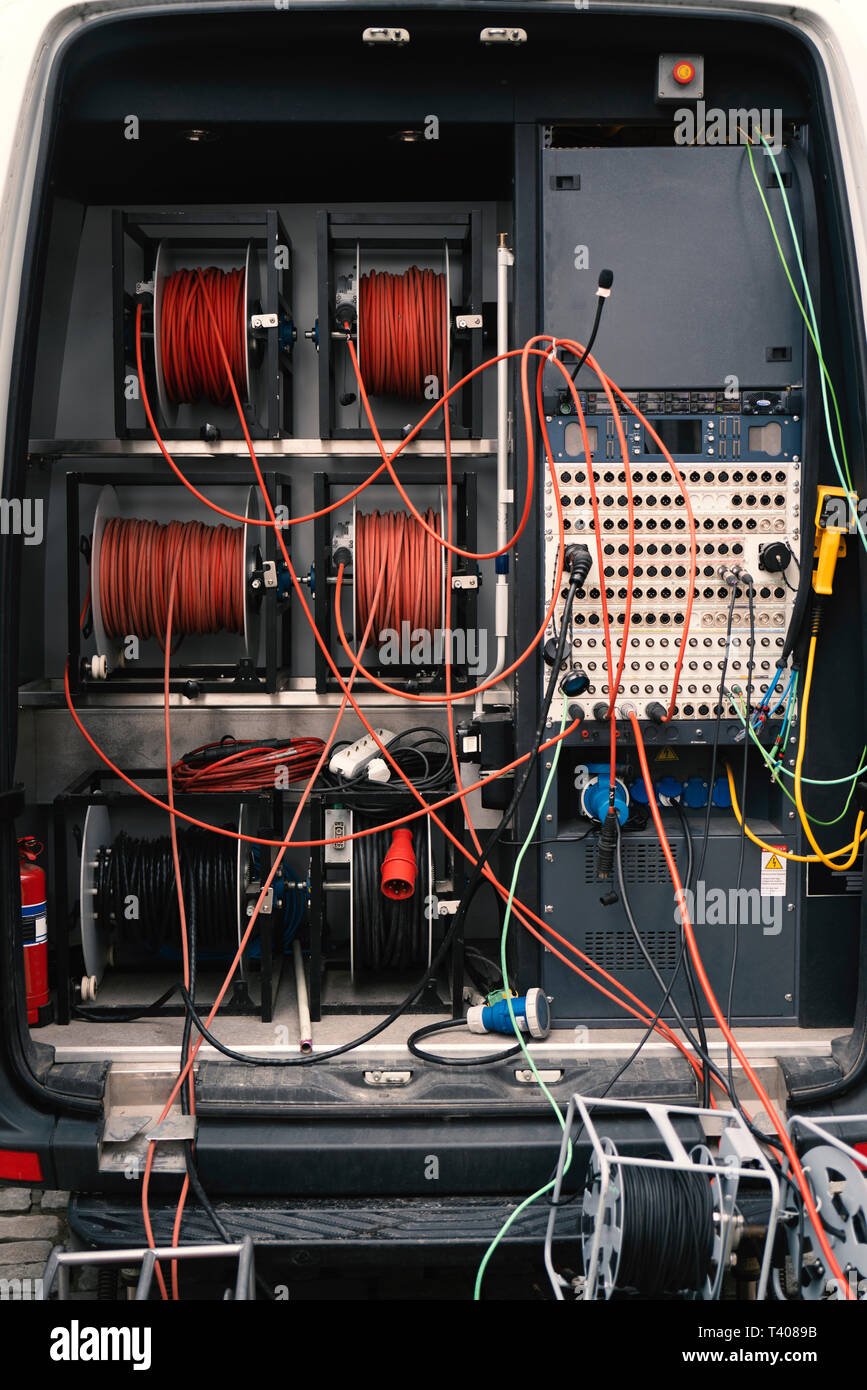 Sky Tv Van Stockfotos und -bilder Kaufen - Alamy