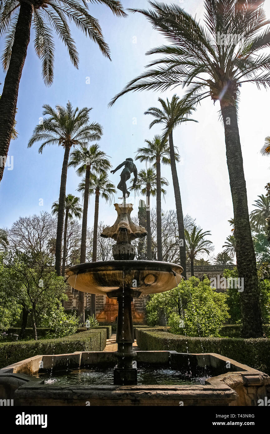 Fuente arabe del alcazar de sevilla Stockfotos und -bilder Kaufen - Alamy