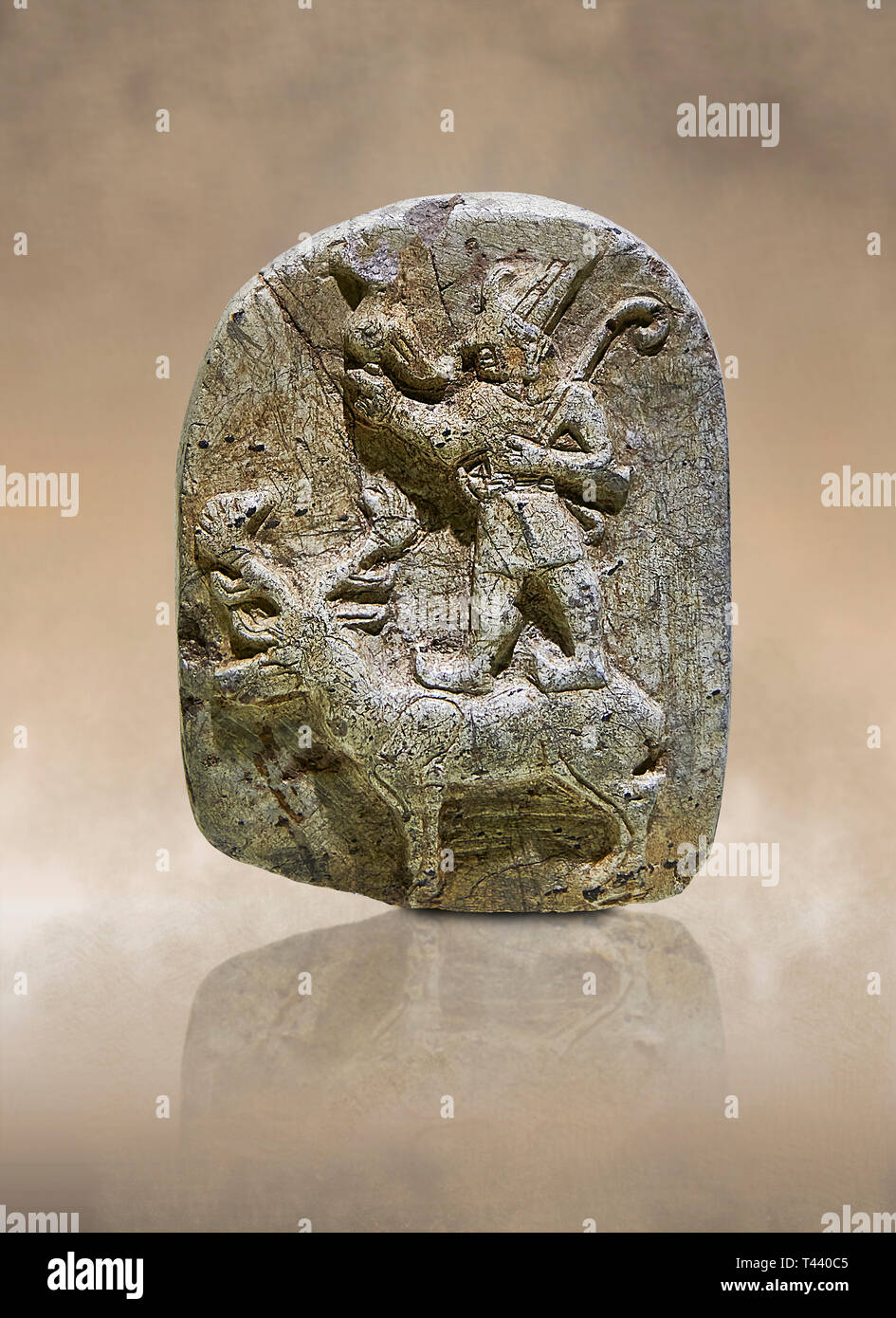 Plakette mit der Darstellung der Hethiter Beschützer der Wilden stehen ...