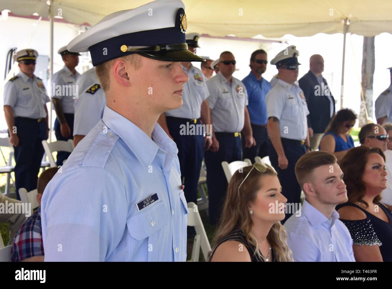 Tyler Gilbert steht an Aufmerksamkeit wie die Nationalhymne zu seinem ...