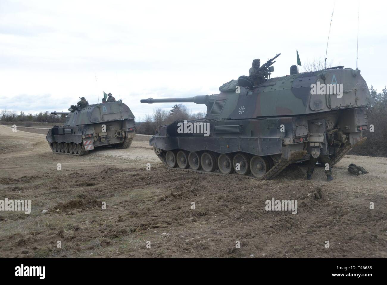 Deutsche haubitzen mit eigenantrieb -Fotos und -Bildmaterial in hoher ...