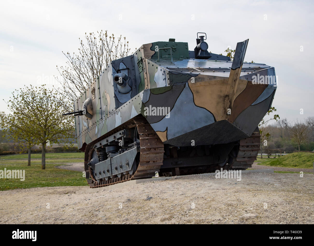 Schneider tank -Fotos und -Bildmaterial in hoher Auflösung – Alamy