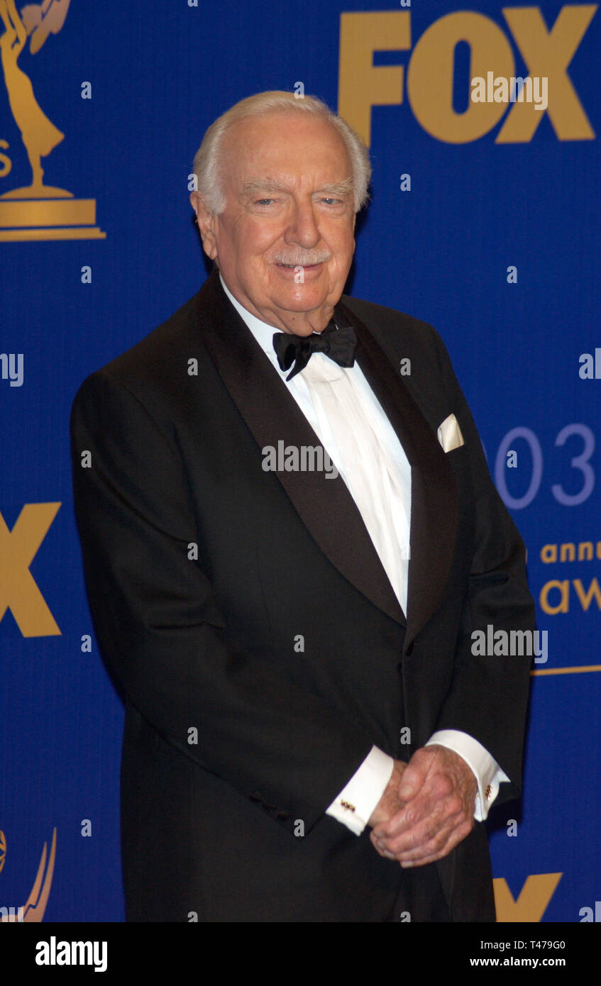 Walter cronkite emmy awards -Fotos und -Bildmaterial in hoher Auflösung ...