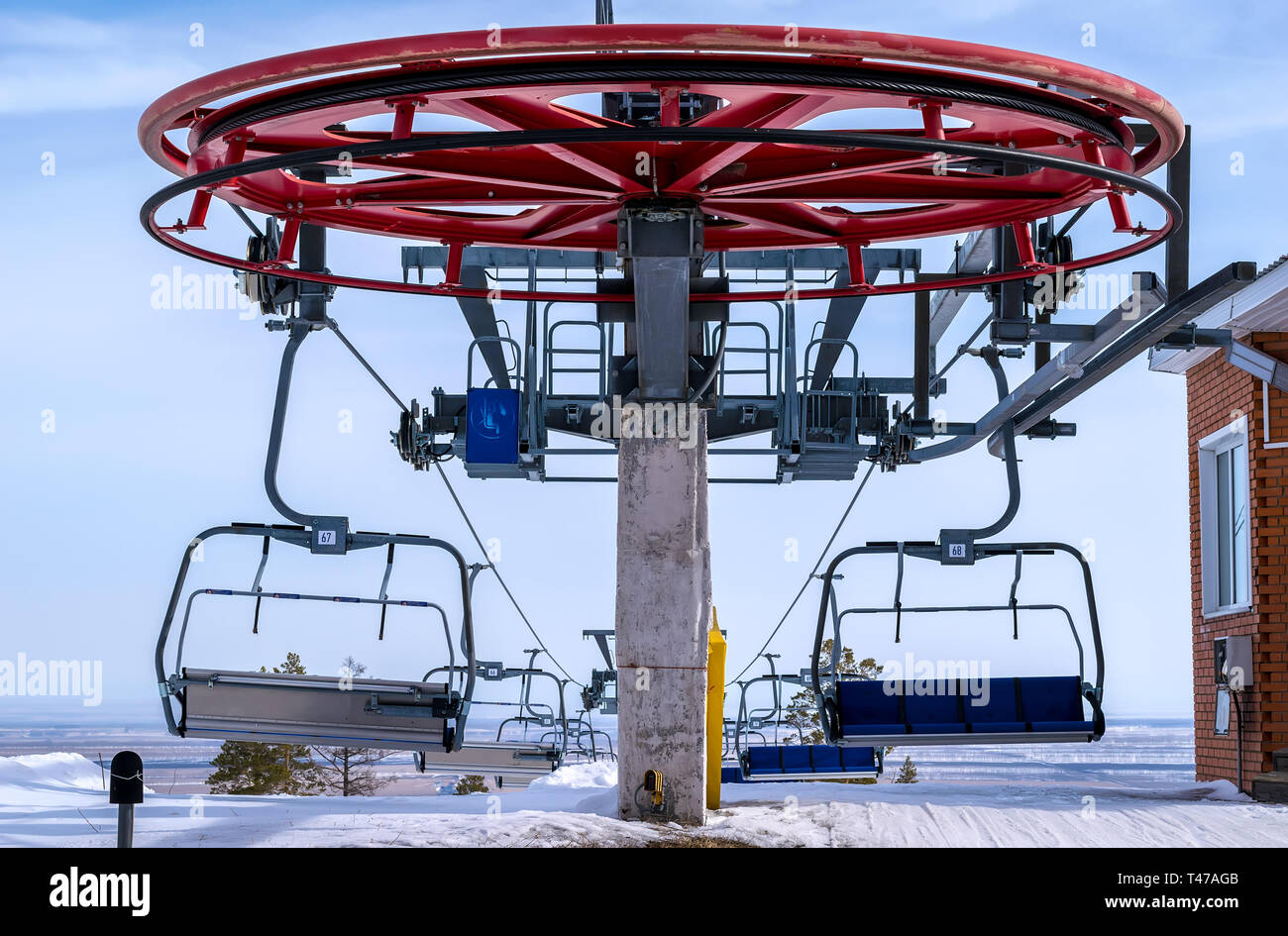Ski lift pulley -Fotos und -Bildmaterial in hoher Auflösung – Alamy
