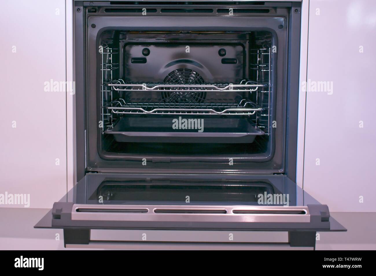 Neuer ofen -Fotos und -Bildmaterial in hoher Auflösung – Alamy