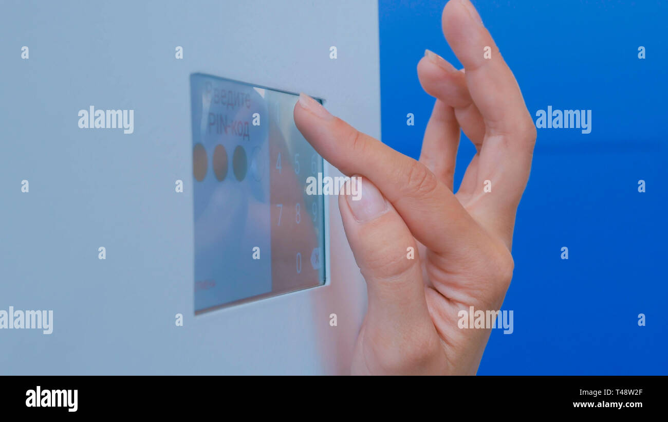 Pin entry -Fotos und -Bildmaterial in hoher Auflösung – Alamy