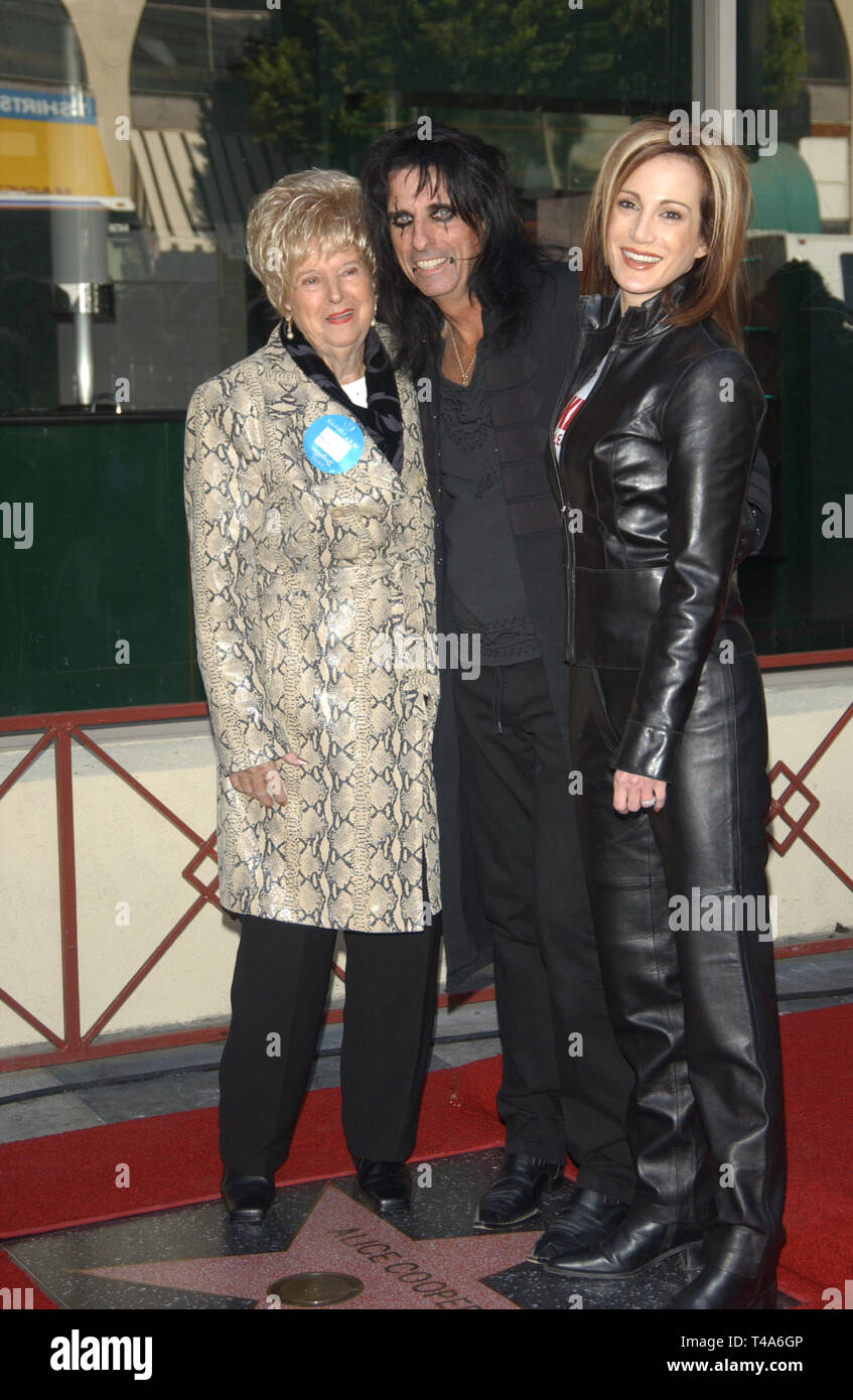 Alice cooper and wife -Fotos und -Bildmaterial in hoher Auflösung – Alamy