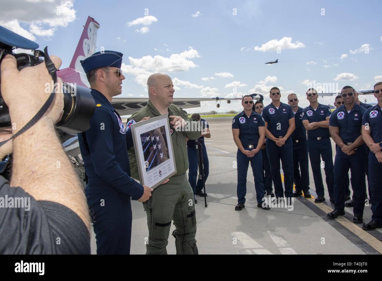 Stellvertretender daniel cully pratt -Fotos und -Bildmaterial in hoher ...