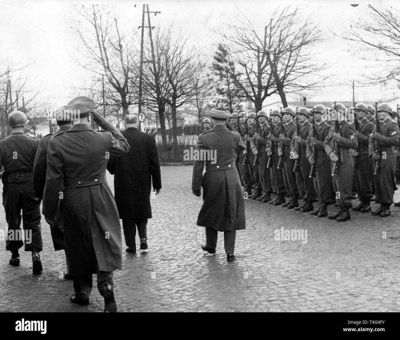 Adolf Heusinger Stockfotos und -bilder Kaufen - Alamy