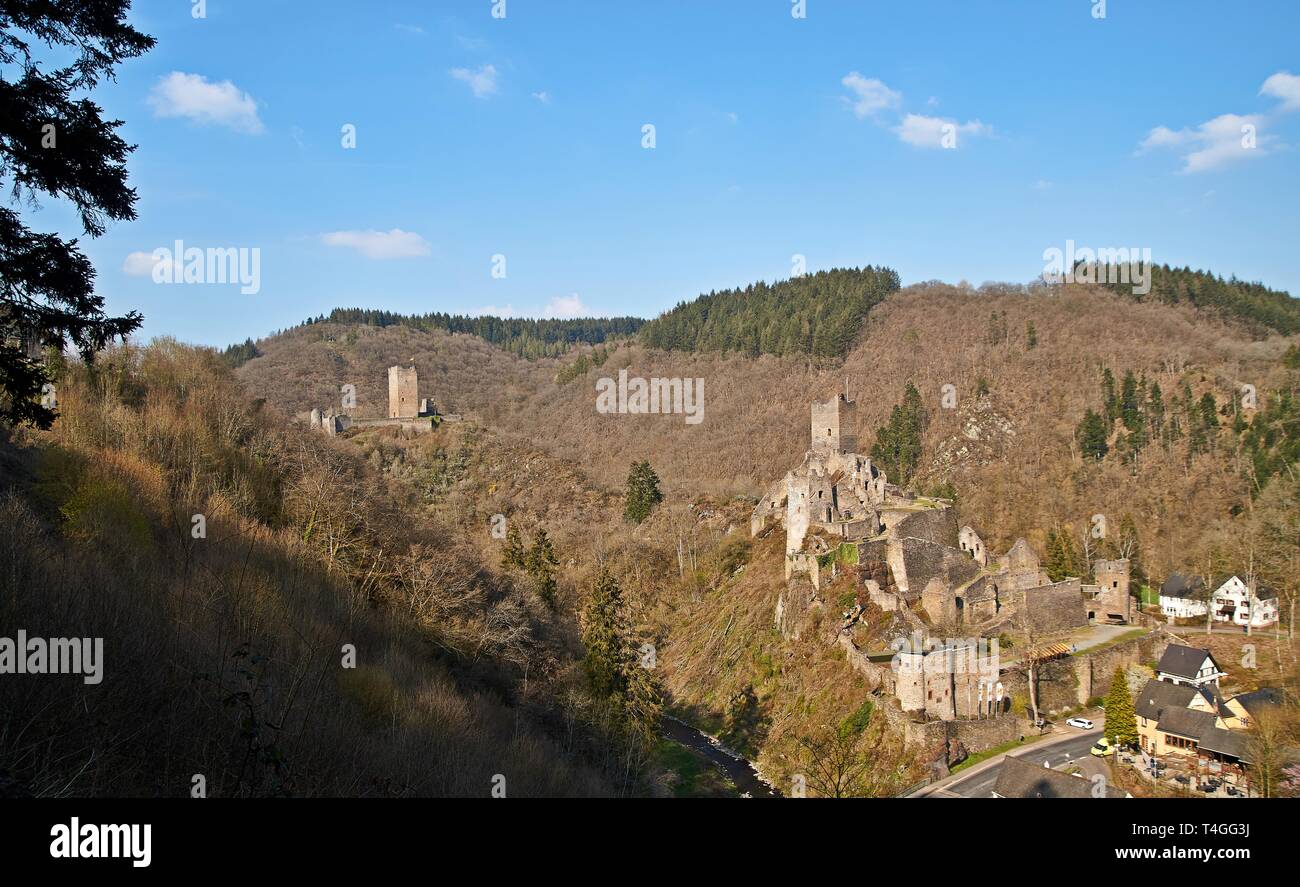 In der Nähe der Eifel Stadt Manderscheid Deutschland sind die Ruinen ...