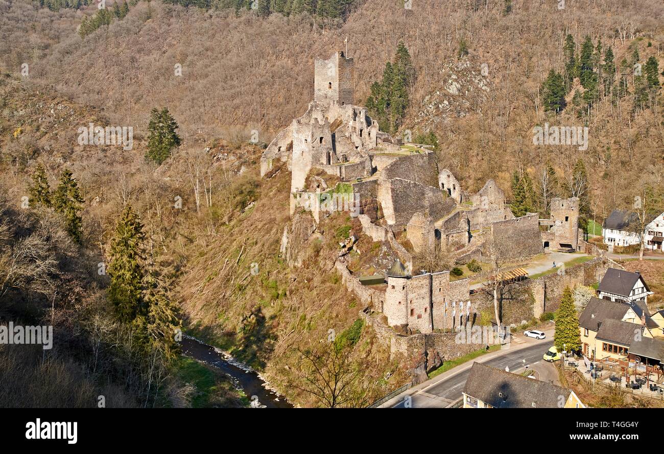 Castles of manderscheid -Fotos und -Bildmaterial in hoher Auflösung – Alamy