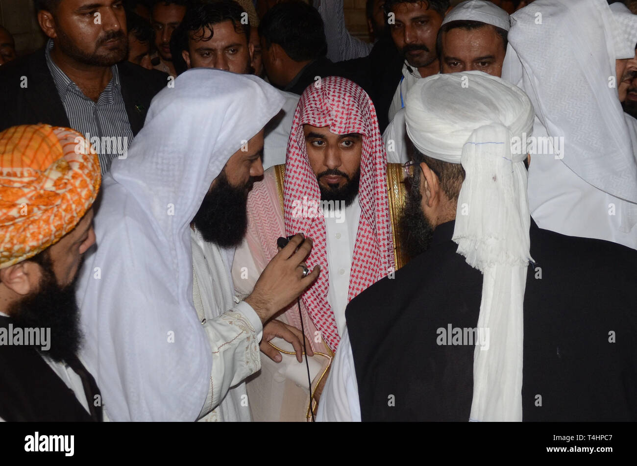 Lahore, Pakistan. 16 Apr, 2019. Imam - e - Kaaba, (Imam von Masjid Al ...