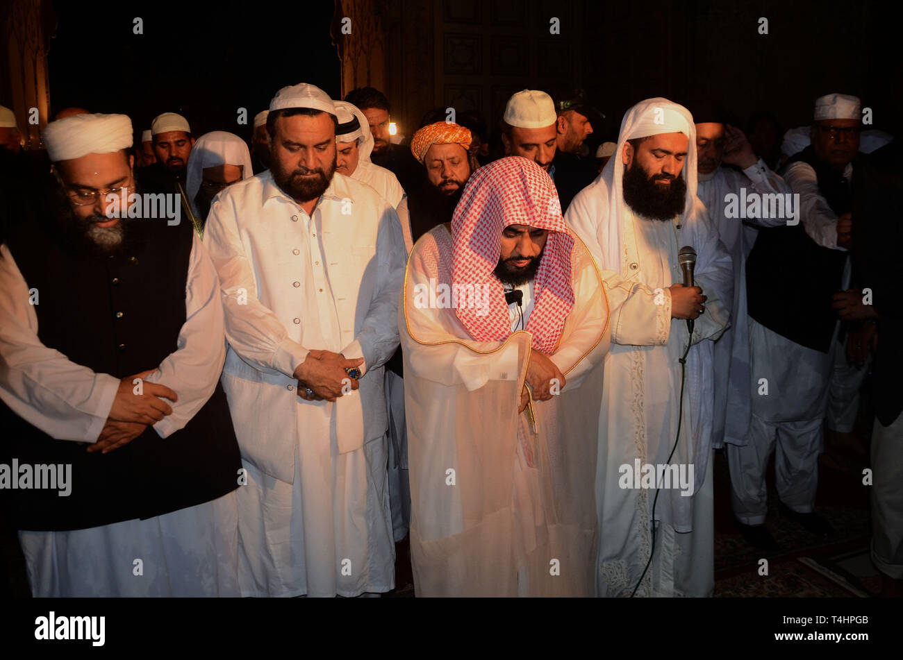 Lahore, Pakistan. 16 Apr, 2019. Imam - e - Kaaba, (Imam von Masjid Al ...