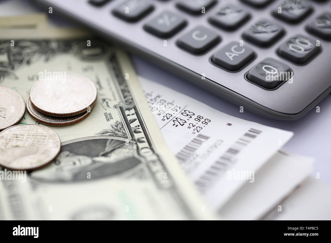 Papier gehaltsabrechnung -Fotos und -Bildmaterial in hoher Auflösung ...