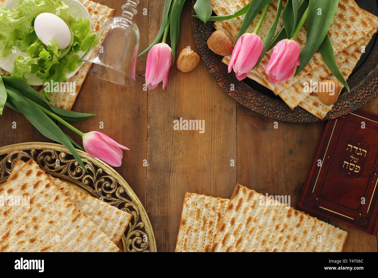 Pessach feiern Konzept (das jüdische Passah Feiertag). Traditionelle ...