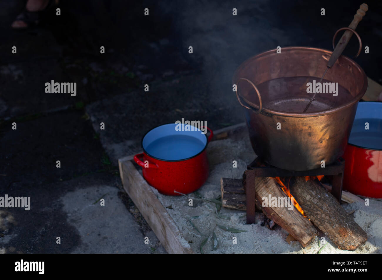 Kochendem wasser topf -Fotos und -Bildmaterial in hoher Auflösung – Alamy