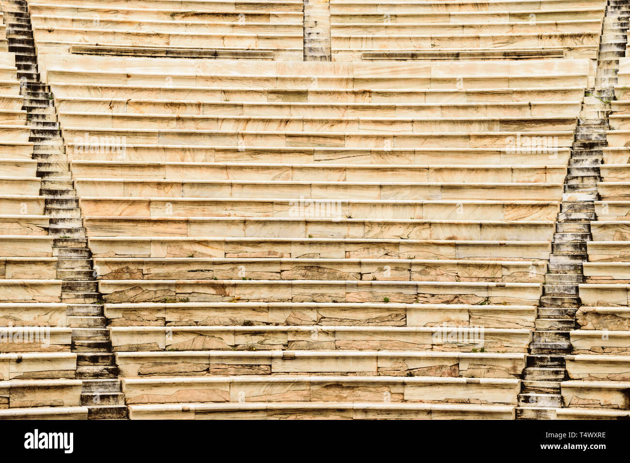 Altes theater mit marmorsitzen und treppen -Fotos und -Bildmaterial in ...