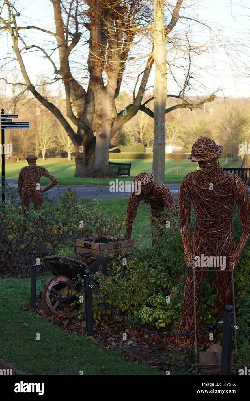 Stroh figuren -Fotos und -Bildmaterial in hoher Auflösung – Alamy