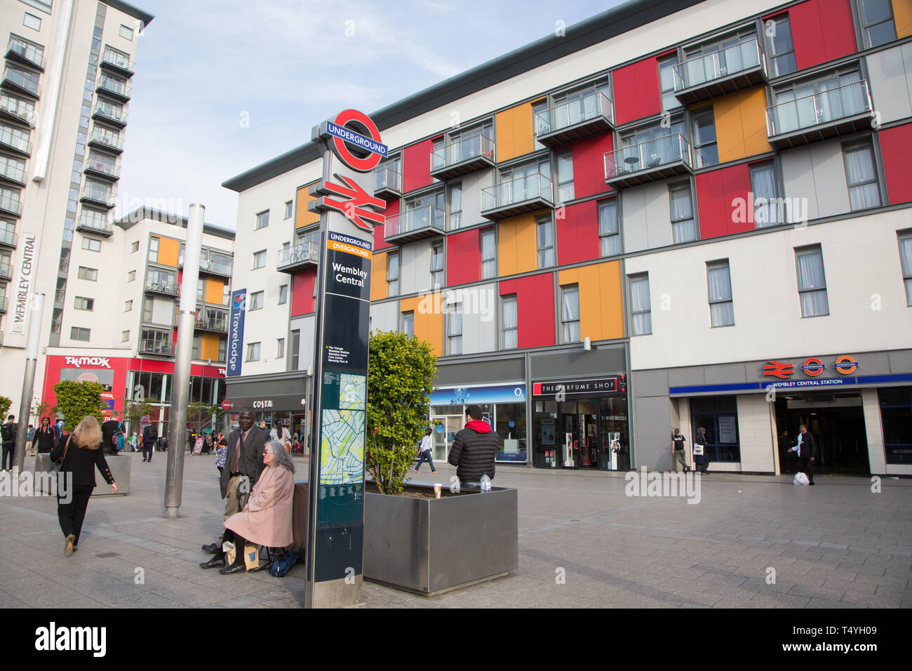 Bahnhof wembley central -Fotos und -Bildmaterial in hoher Auflösung – Alamy