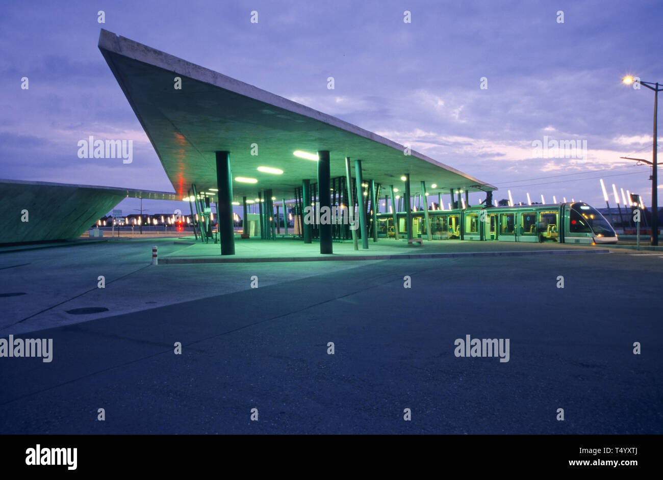 Straßburg, moderne Straßenbahn, Endstation Hoenheim Gare, Illustr. von ...