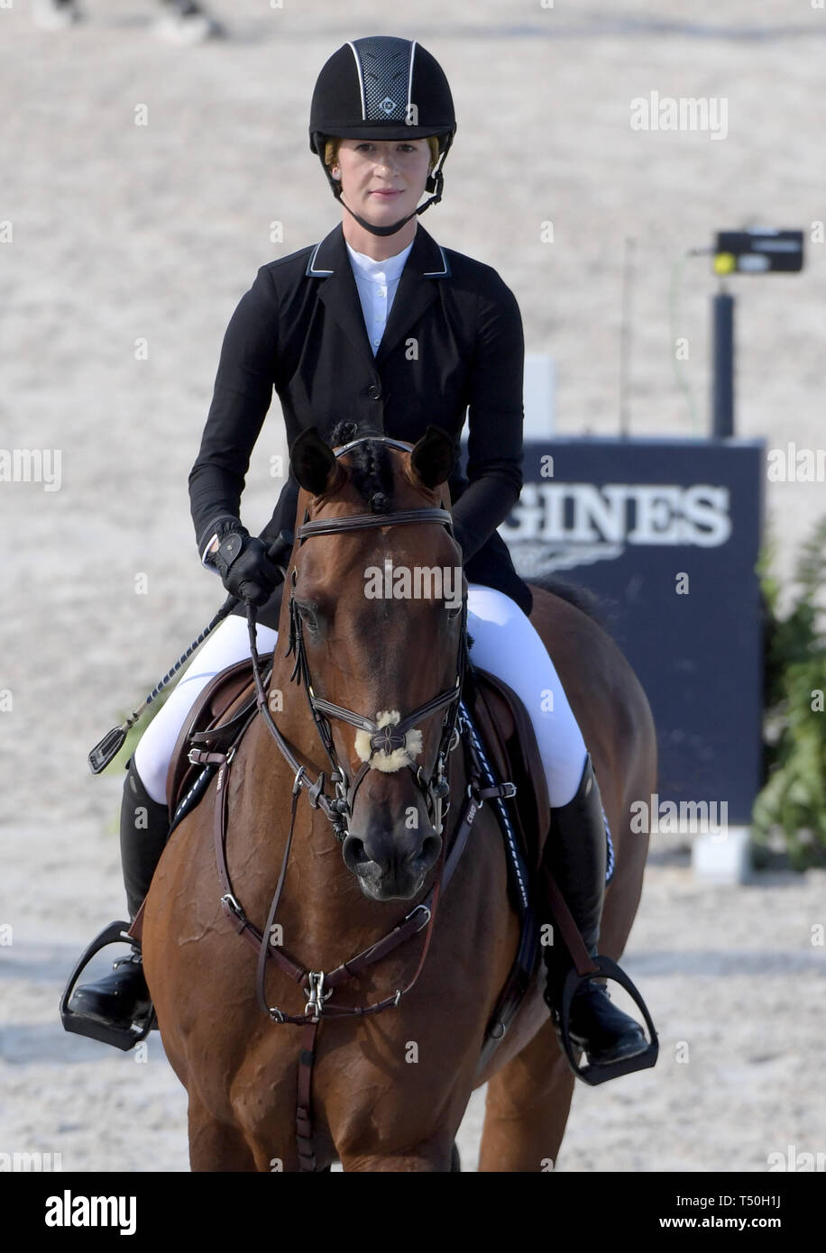Miami Beach, Florida, USA. 19. Apr 2019. Jennifer Gates in der longines ...