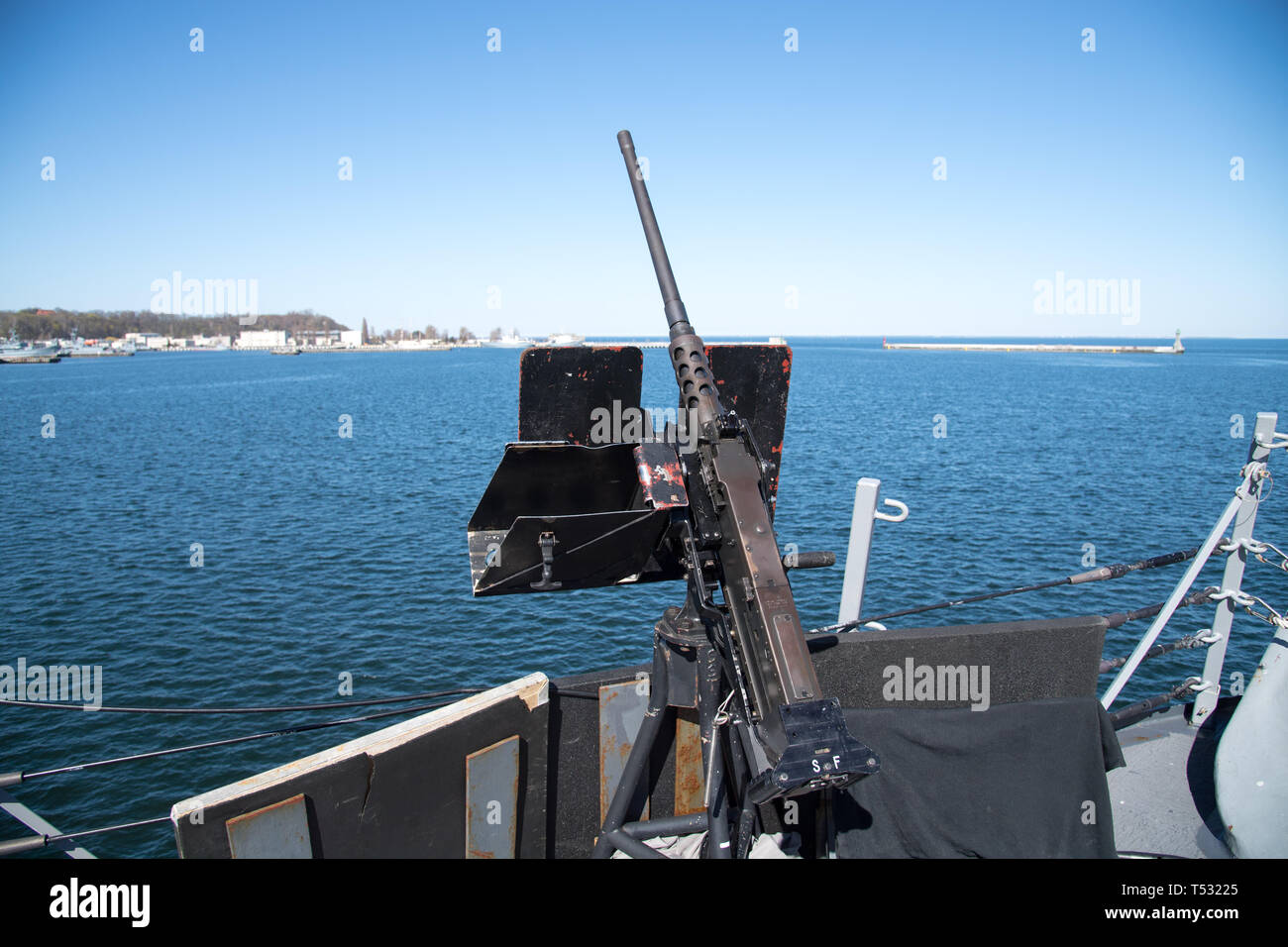 US Navy der Arleigh-Burke-Klasse Lenkwaffen-zerstörer USS Schwer (DDG ...