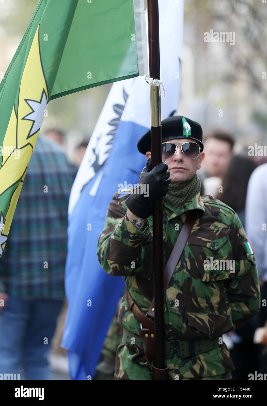 Paramilitary uniforms -Fotos und -Bildmaterial in hoher Auflösung – Alamy