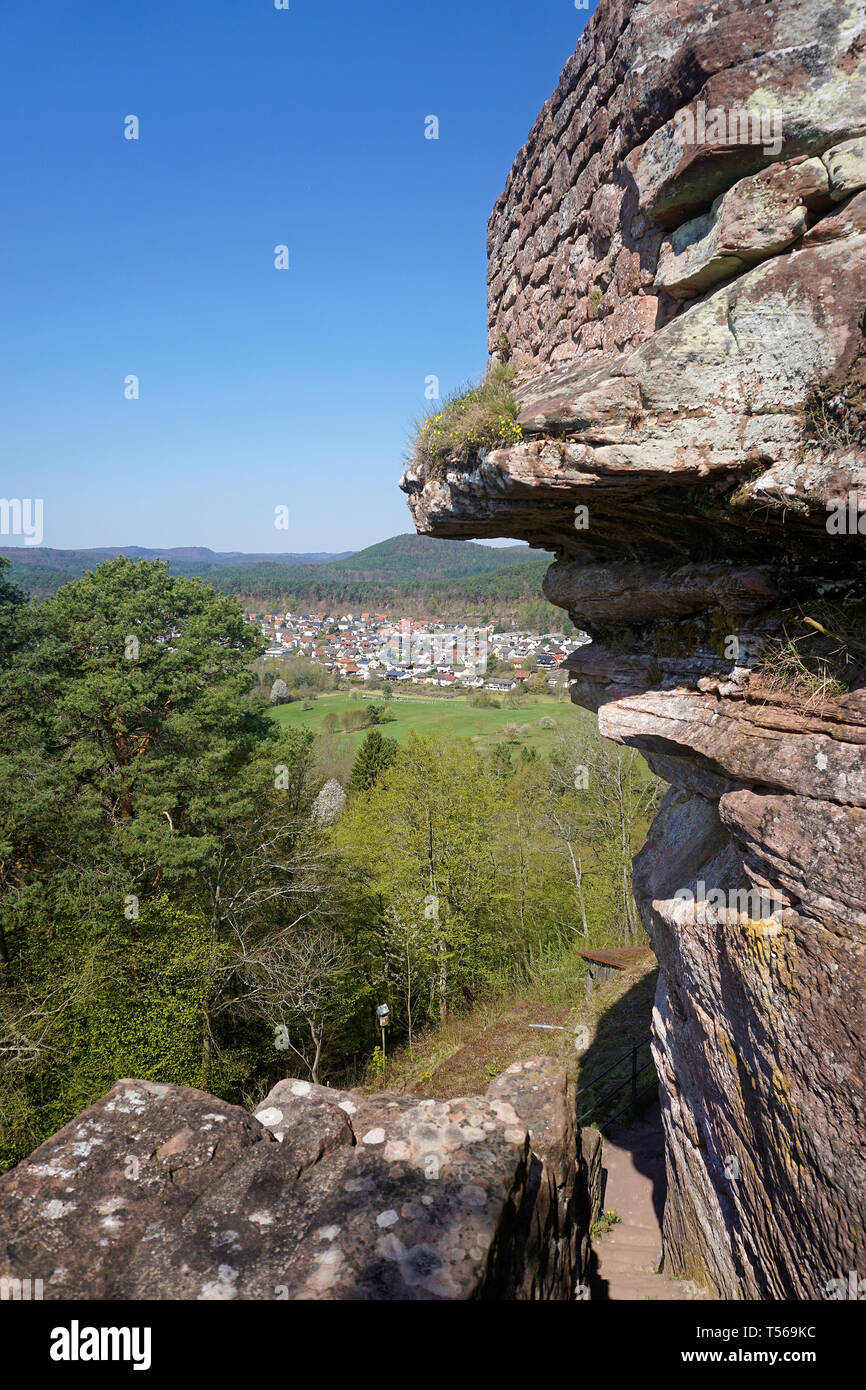 Wald dahner burgengruppe -Fotos und -Bildmaterial in hoher Auflösung ...