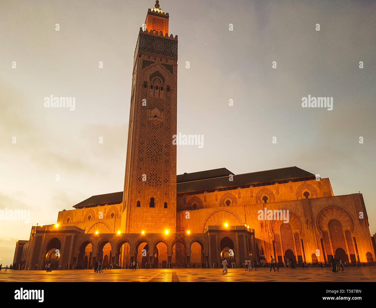 Skyline Und Moschee Hassan Ii Stockfotos Und Bilder Kaufen Alamy