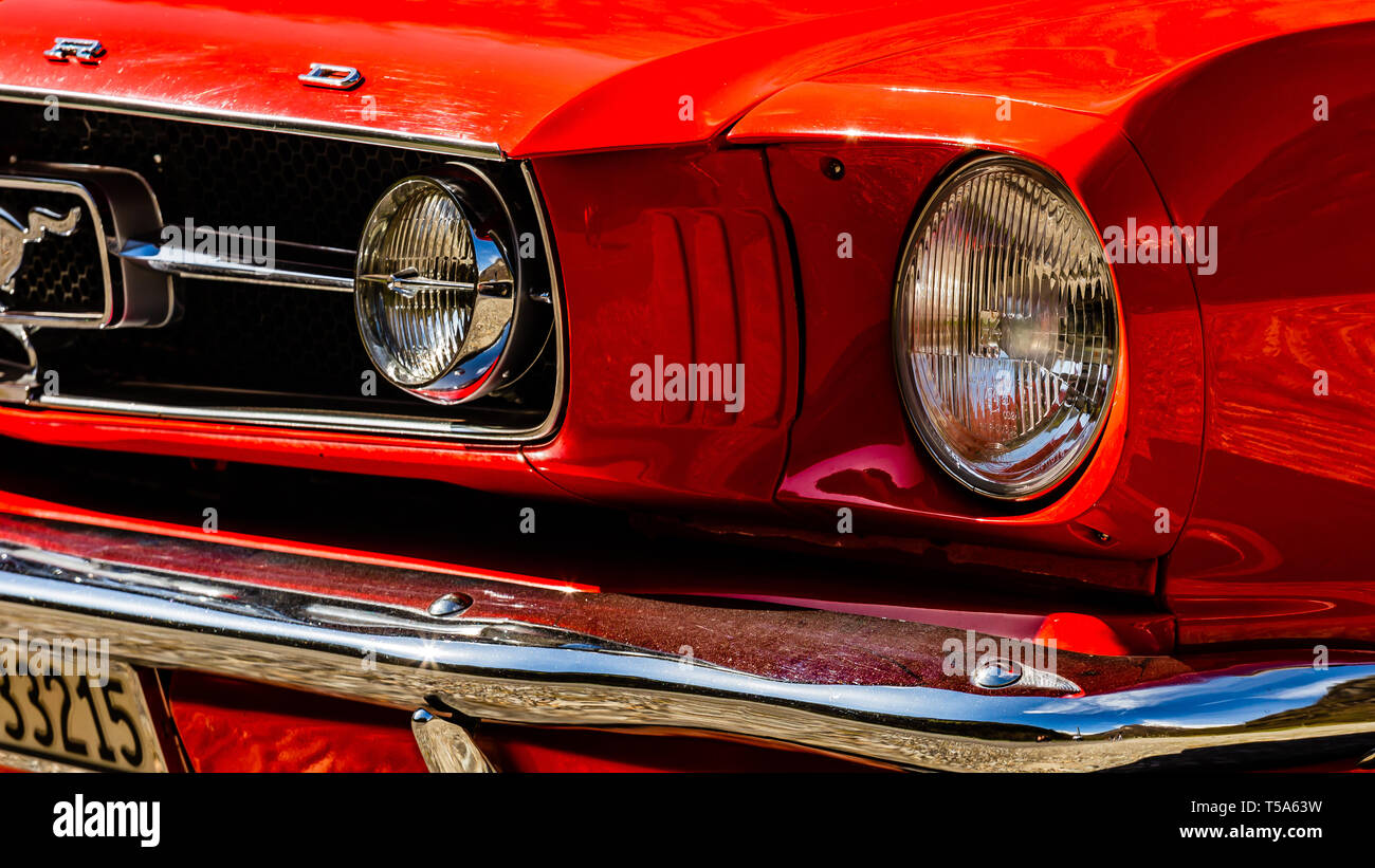Car ford mustang gt model -Fotos und -Bildmaterial in hoher Auflösung ...