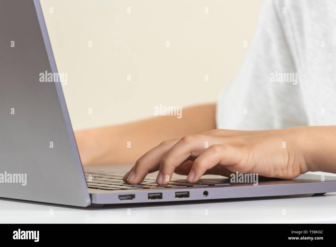 Programmierschule hintergrund -Fotos und -Bildmaterial in hoher ...