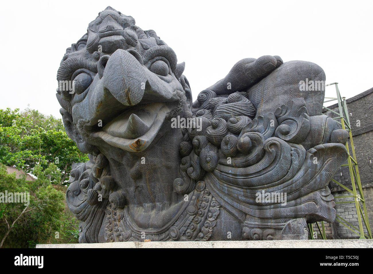 Die großen Garuda statue am Garuda Wisnu Kencana (GWK) Cultural Park in ...
