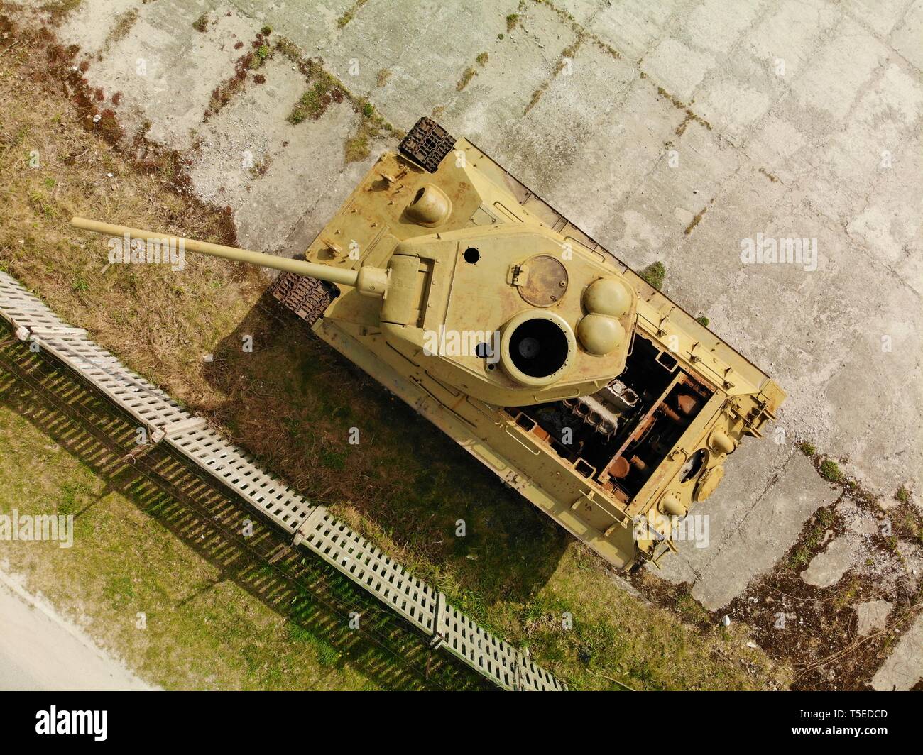 T 34 sowjetischer panzer -Fotos und -Bildmaterial in hoher Auflösung ...