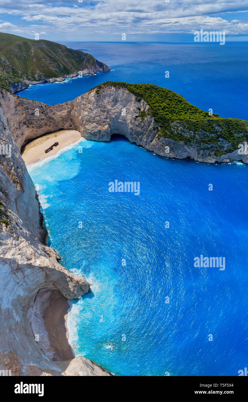 Luftaufnahme des (Shipwreck) Navagio Strand in Zakynthos Island ...