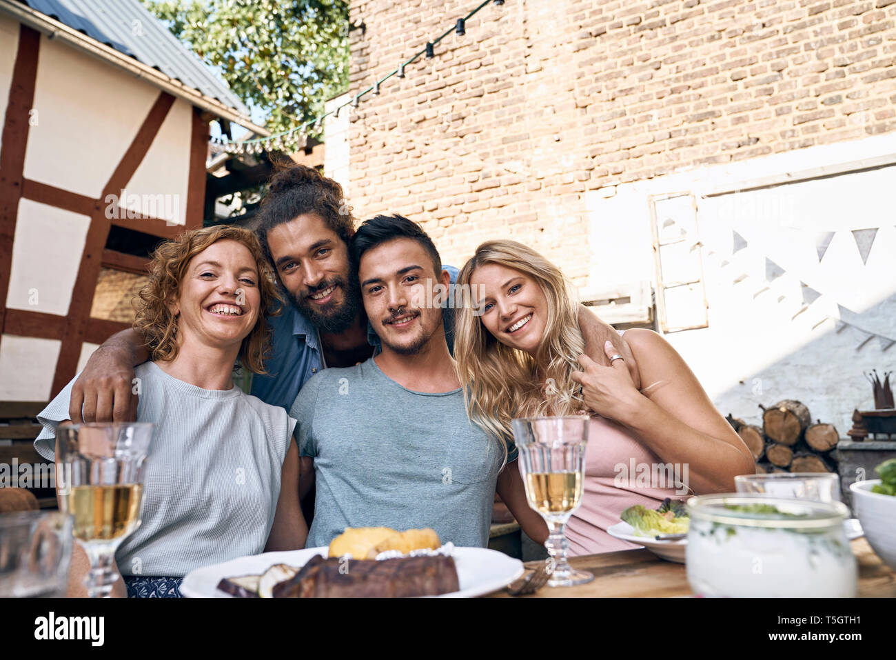 Eine grillparty -Fotos und -Bildmaterial in hoher Auflösung – Alamy