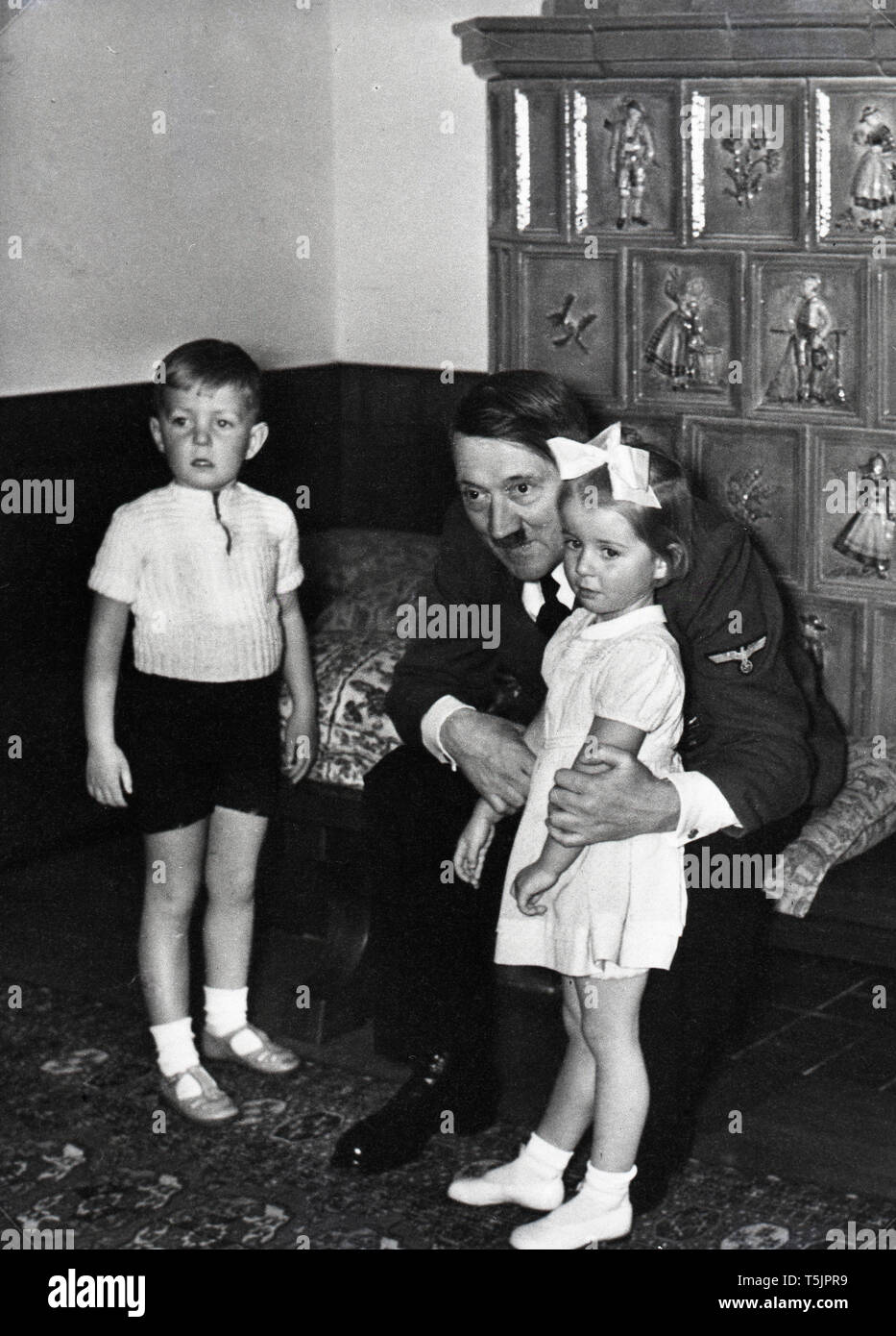 Eva Braun Sammlung (ossam) - Adolf Hitler mit zwei Kindern Ca. 1930s ...