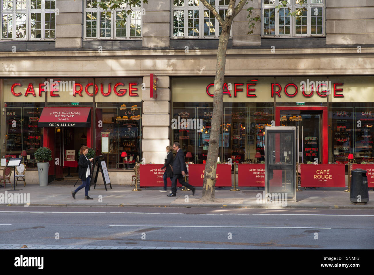 Cafe rouge marke -Fotos und -Bildmaterial in hoher Auflösung – Alamy