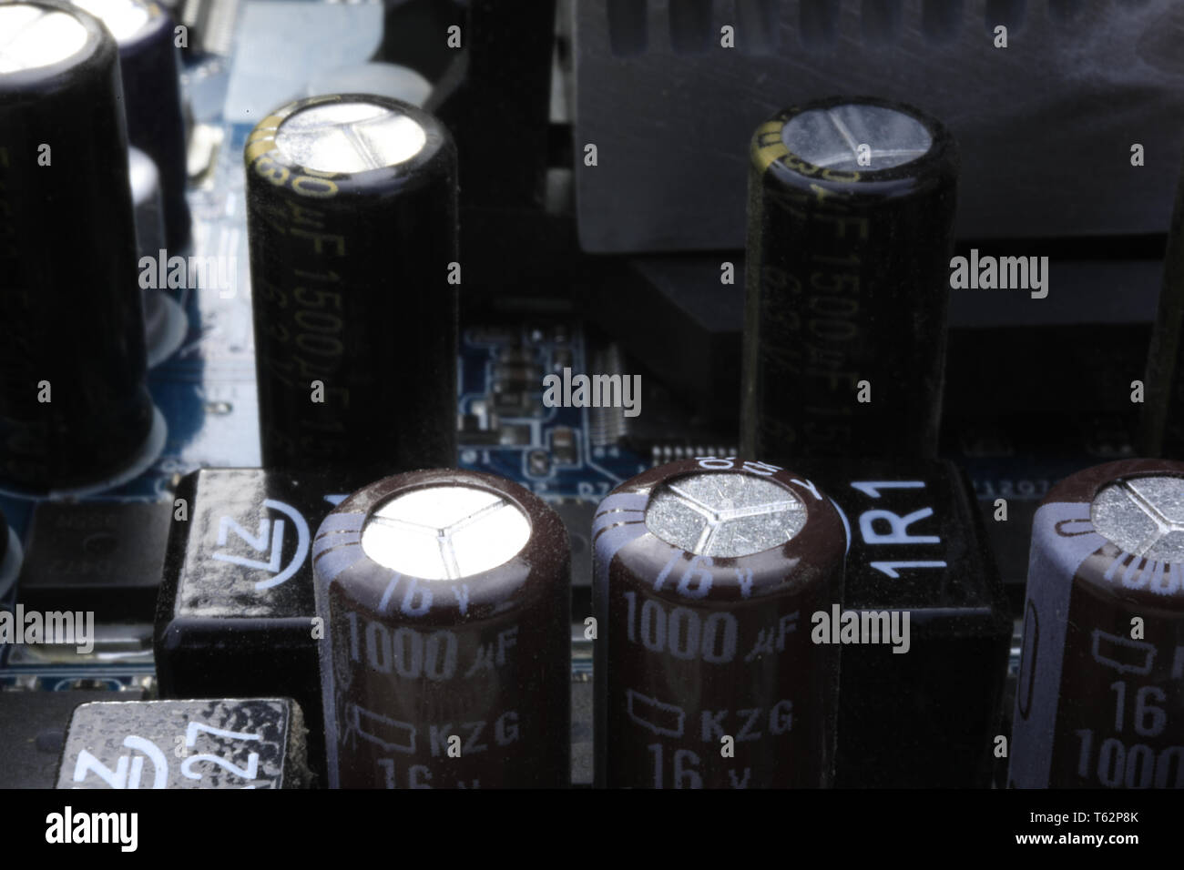 Elektronik komponenten fotos -Fotos und -Bildmaterial in hoher ...