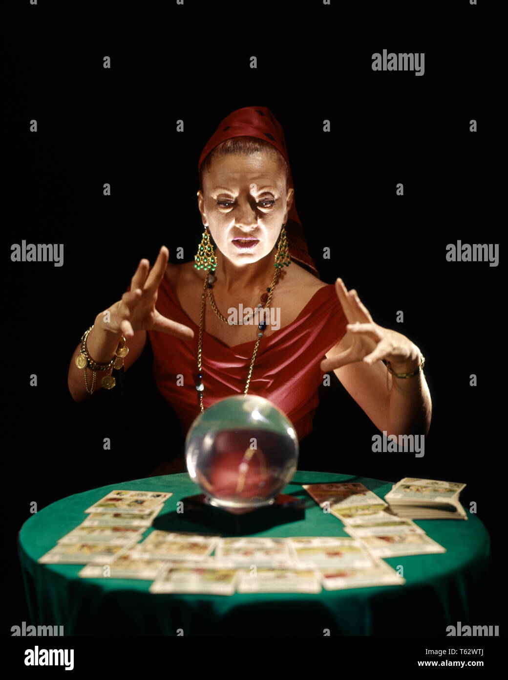 Weibliche hexen -Fotos und -Bildmaterial in hoher Auflösung – Alamy