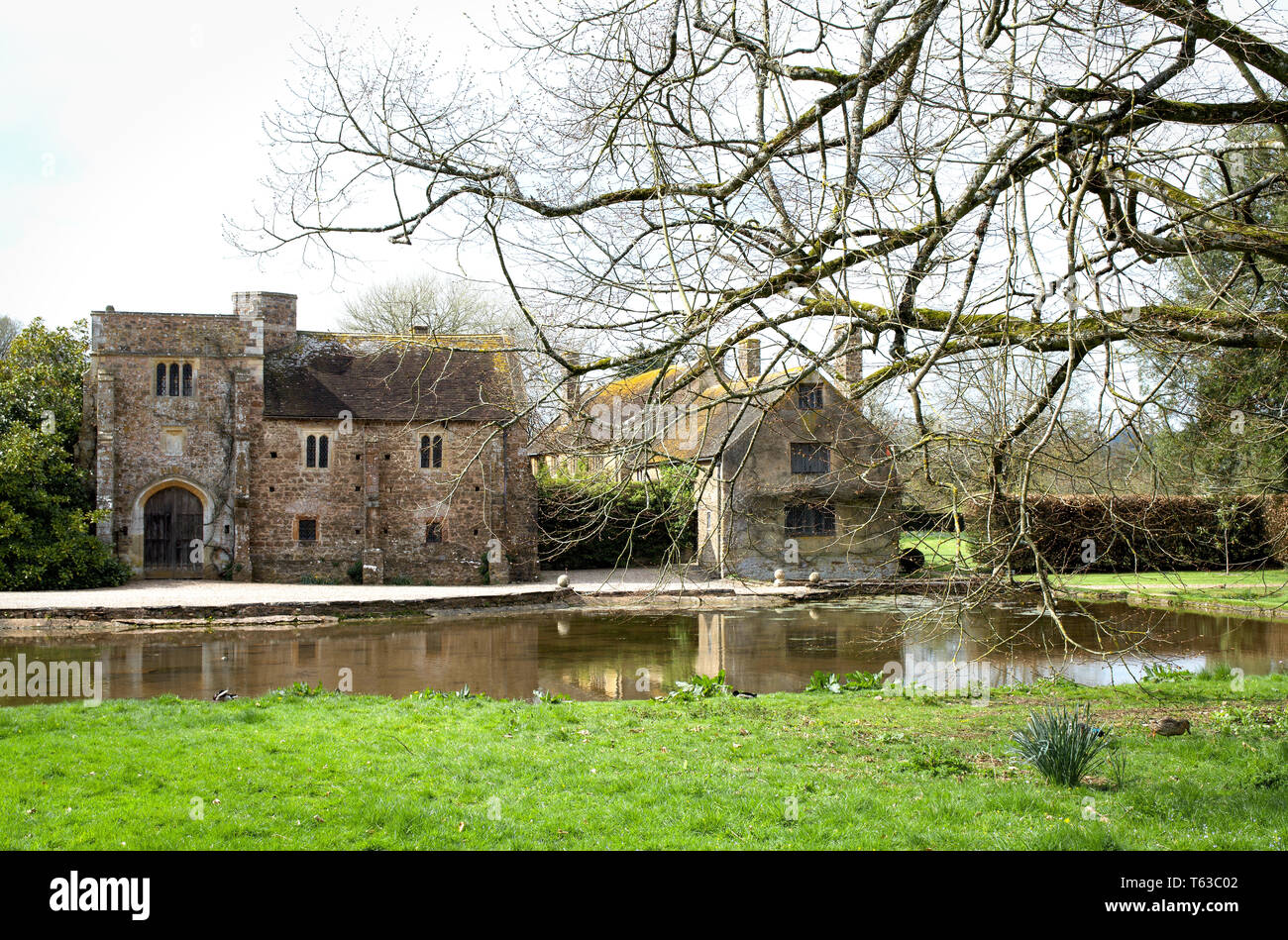 Englisches landhaus -Fotos und -Bildmaterial in hoher Auflösung – Alamy