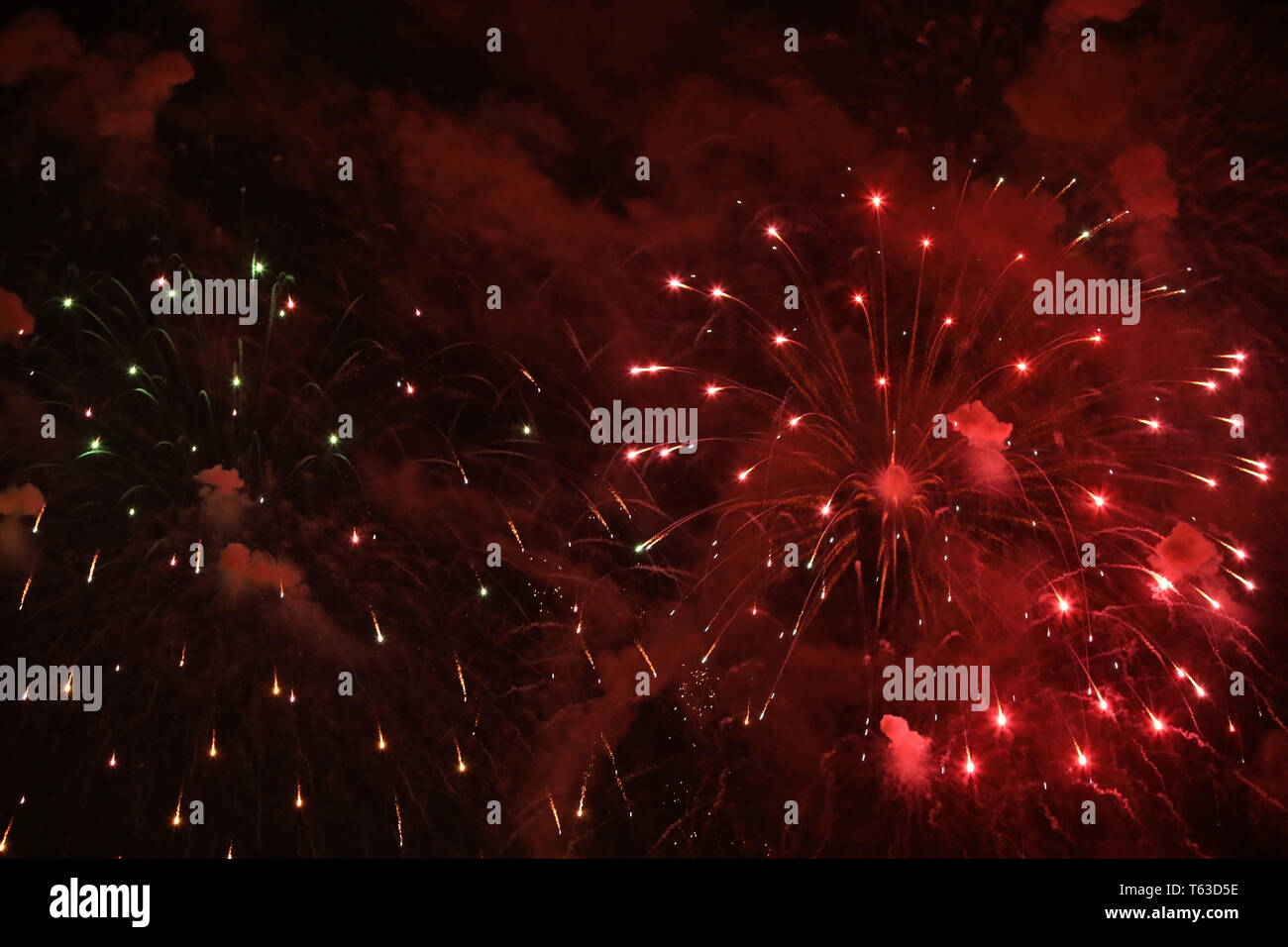 Feuerwerkswechsel des jahres -Fotos und -Bildmaterial in hoher ...