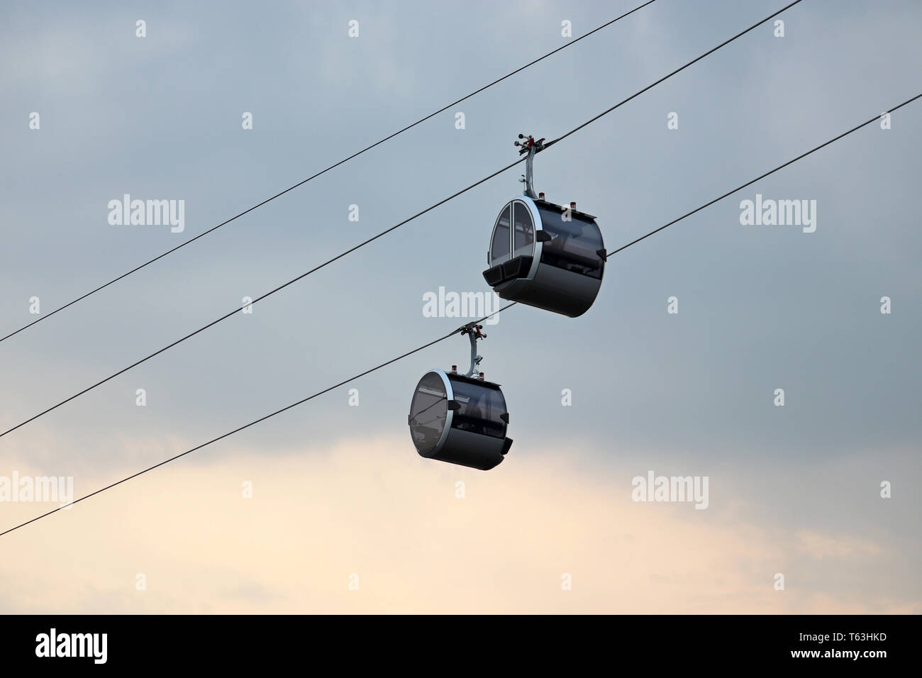 Seilbahn seilbahn seilbahn seilbahn -Fotos und -Bildmaterial in hoher ...