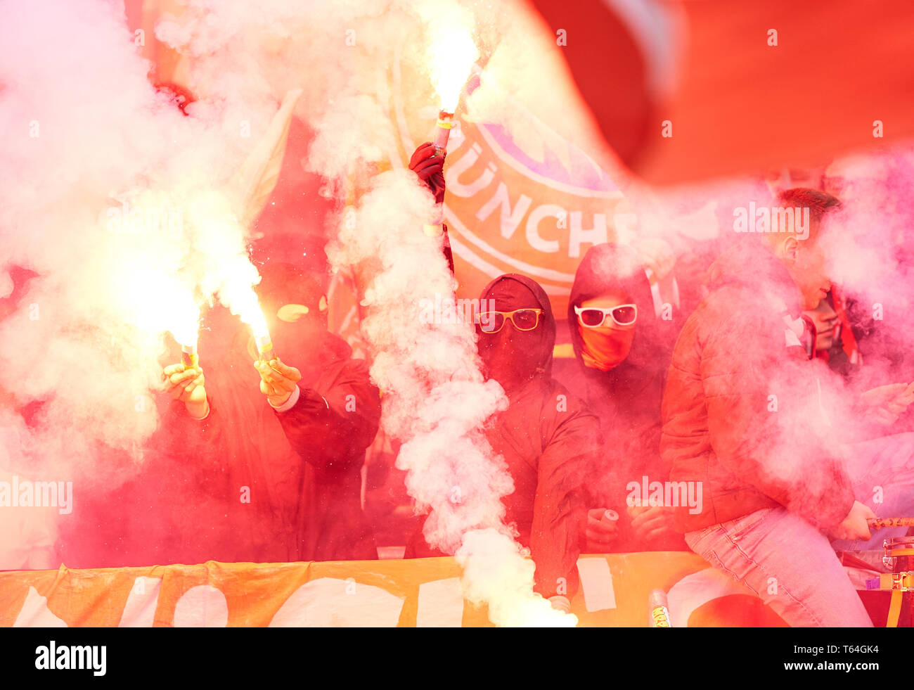 Deutsche hooligans -Fotos und -Bildmaterial in hoher Auflösung – Alamy