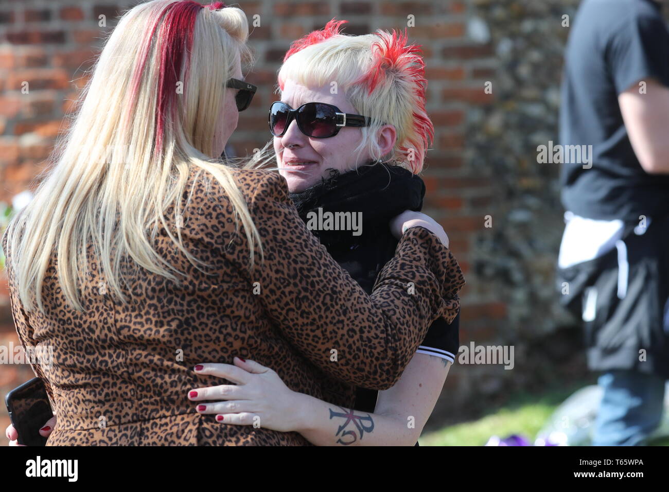 Die Beerdigung von The Prodigy Sänger Keith Flint in der St. Mary's ...