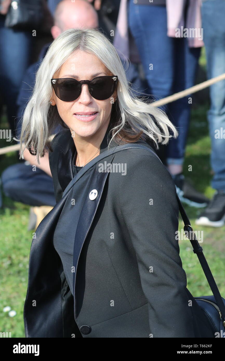 Die Beerdigung von The Prodigy Sänger Keith Flint in der St. Mary's ...