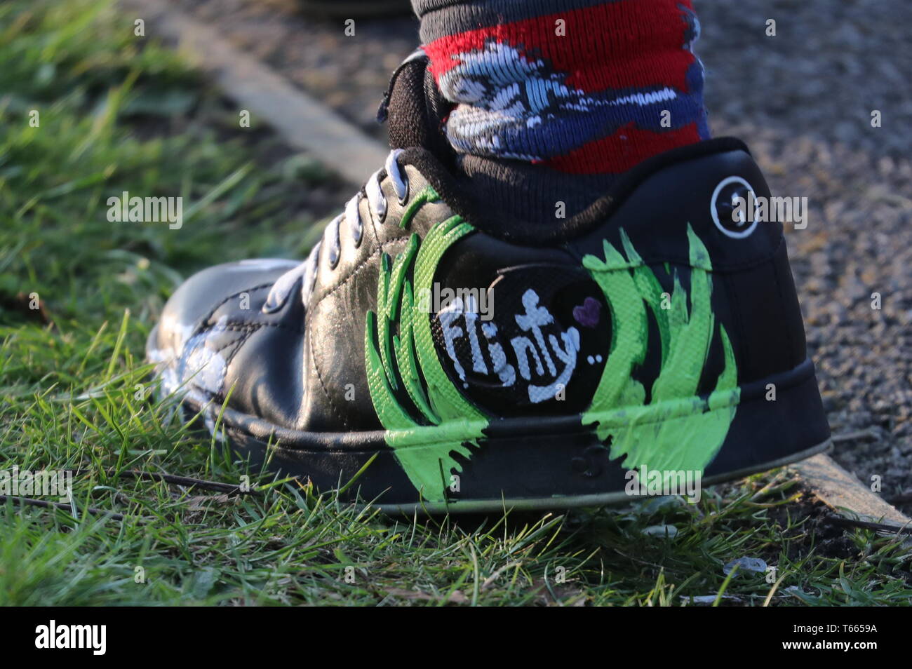 Die Beerdigung von The Prodigy Sänger Keith Flint in der St. Mary's ...