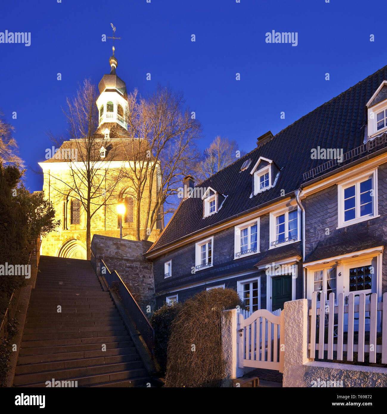 Klosterkirche in der Altstadt von gräfrath, Solingen, Nordrhein ...