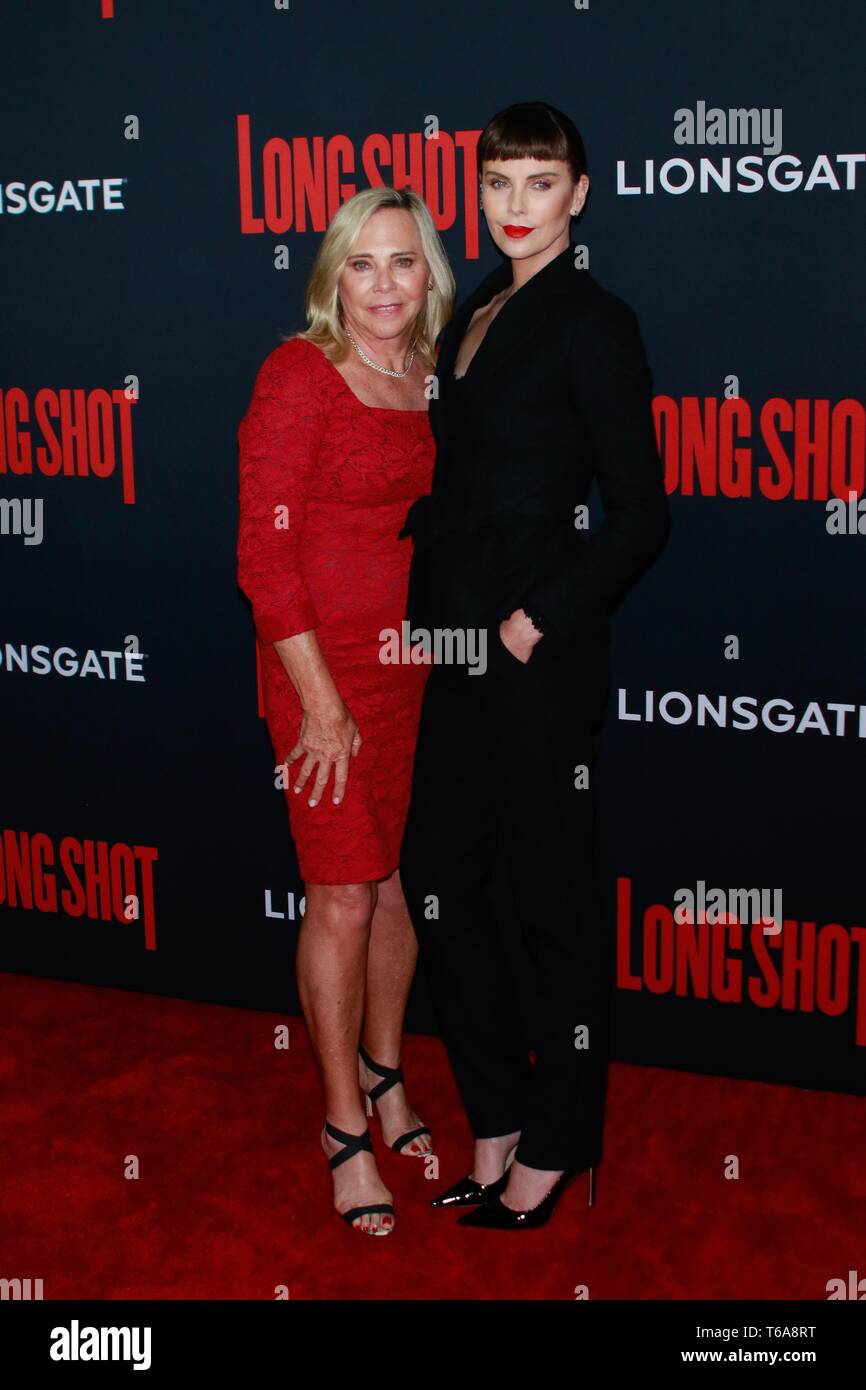 Charlize theron and gerda maritz -Fotos und -Bildmaterial in hoher ...