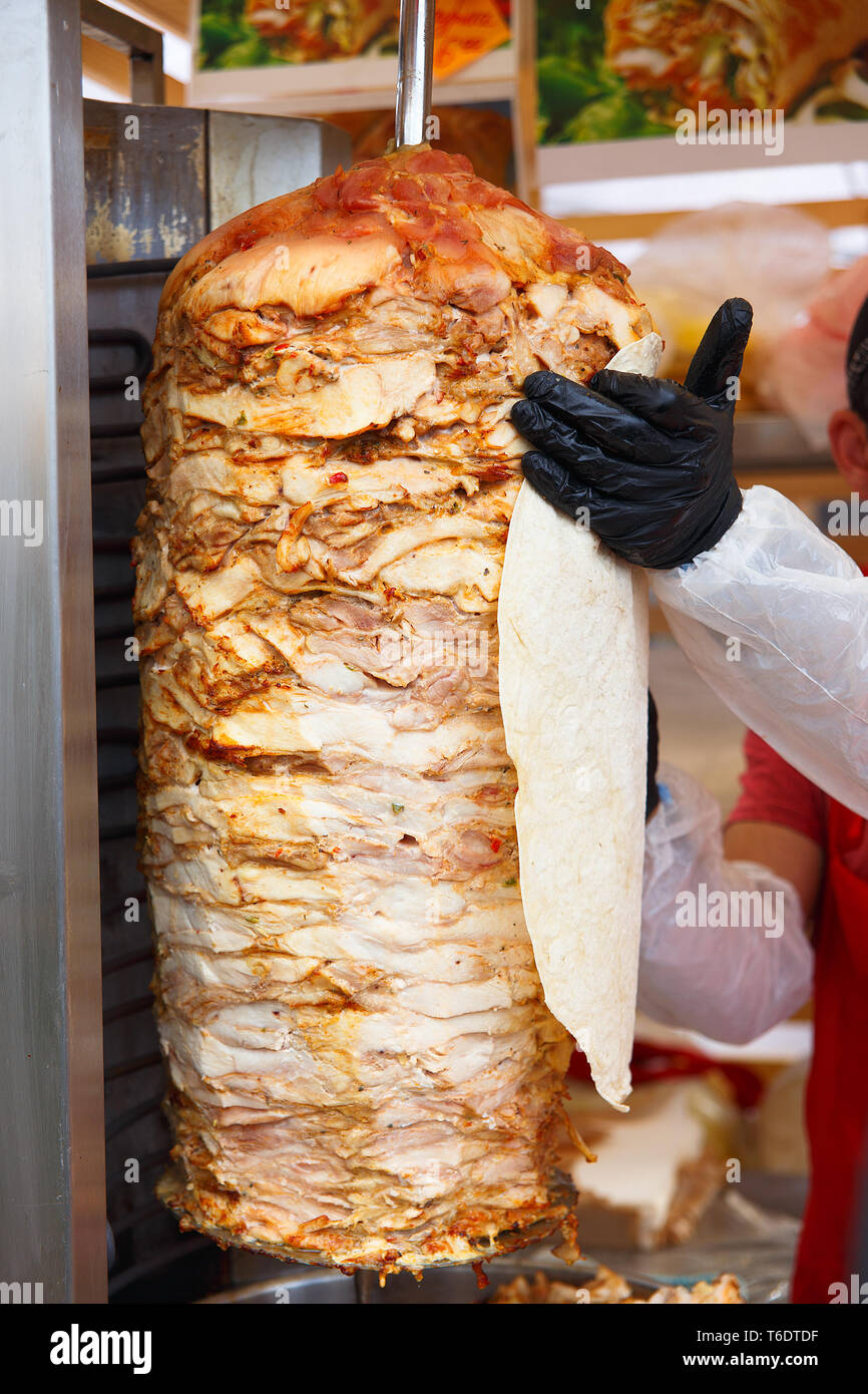 Schawarma maschine -Fotos und -Bildmaterial in hoher Auflösung – Alamy