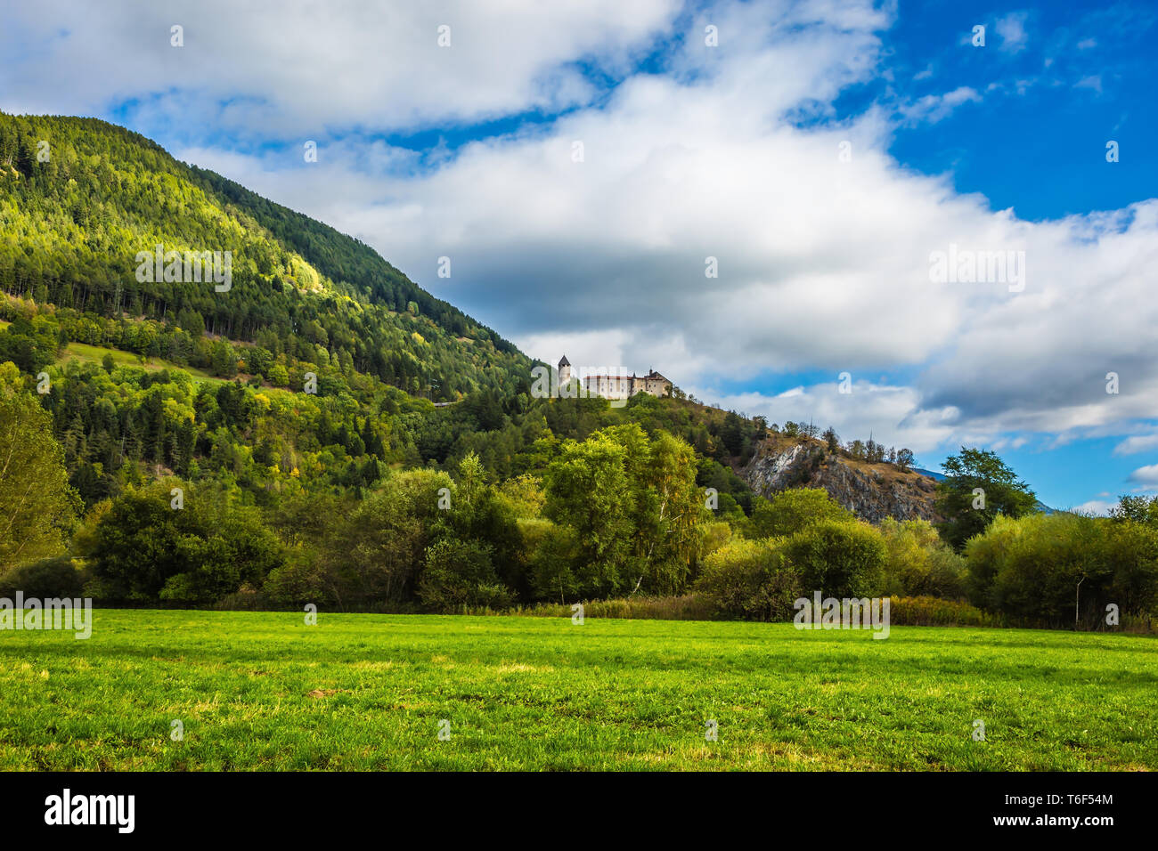 Kamm des berges -Fotos und -Bildmaterial in hoher Auflösung – Alamy